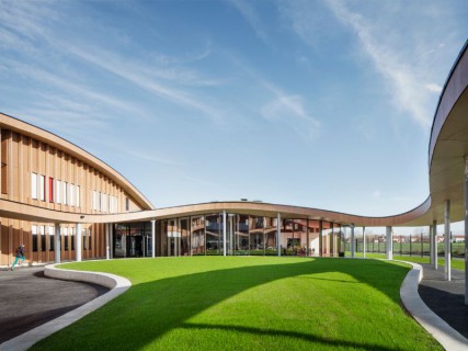 Un tapis végétal et des façades bois pour le collège de Sissonne