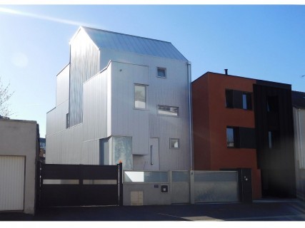 Métal prélaqué : découvrez l'architecte lauréat du Prix Ecca 2021